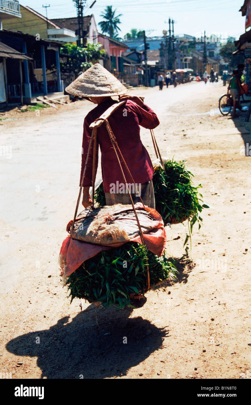 Vietnam shoulder basket hi-res stock photography and images - Alamy