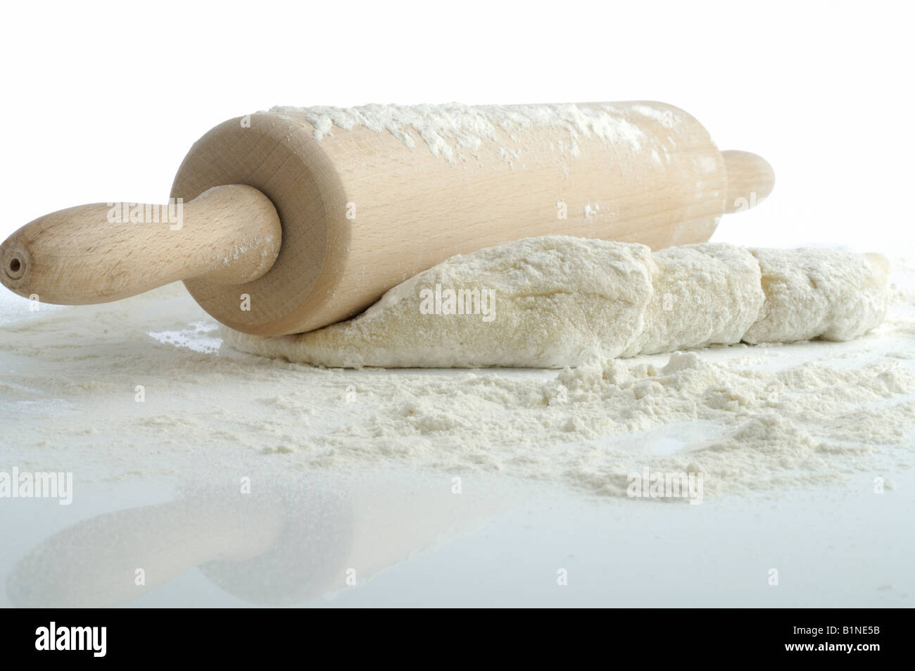 Dough and rolling pin Stock Photo - Alamy