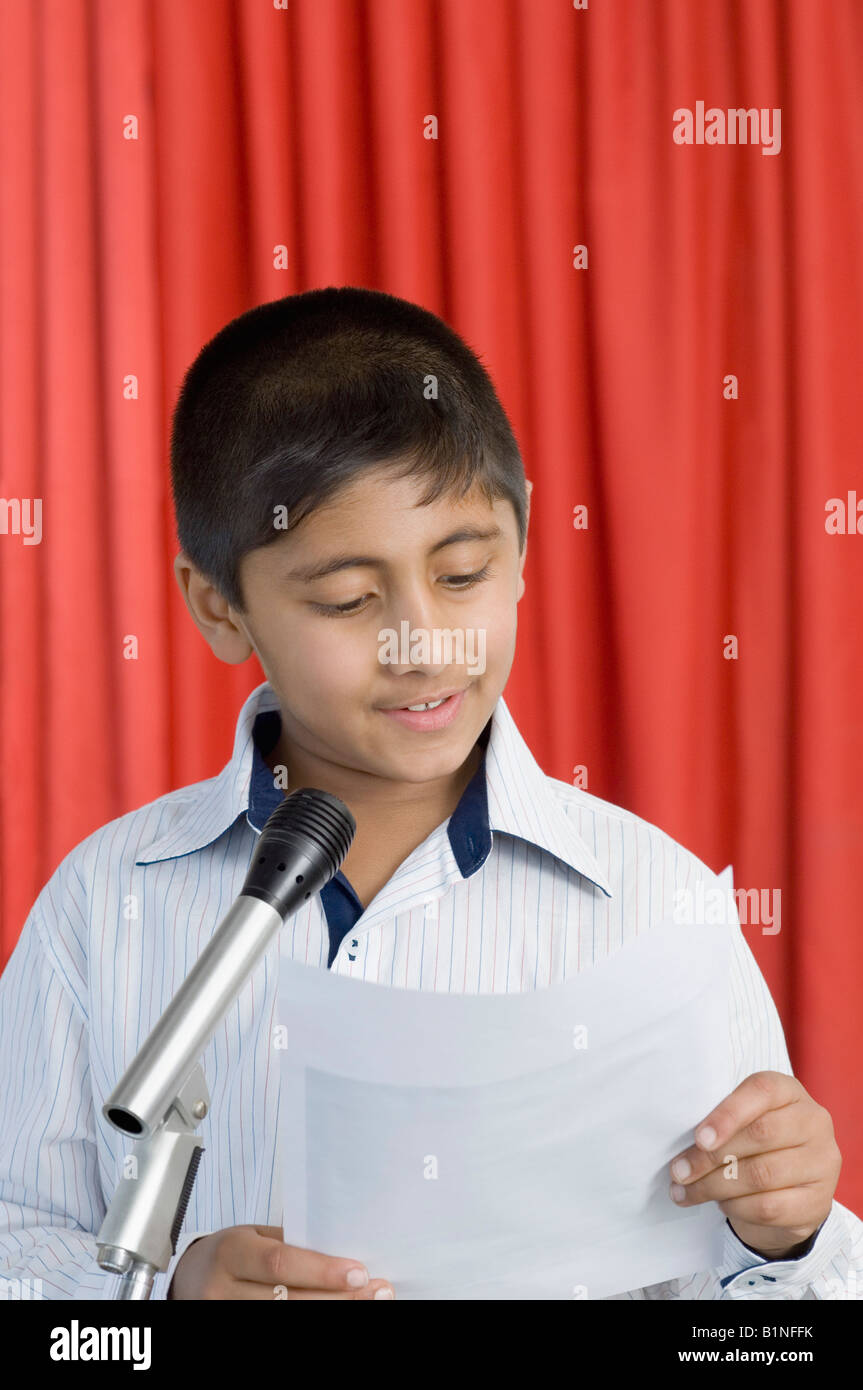 Child giving speech hi-res stock photography and images - Alamy