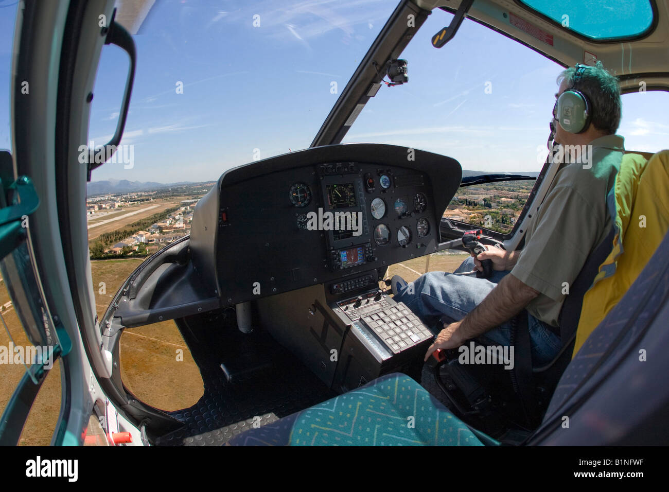 Human pilot hi-res stock photography and images - Alamy