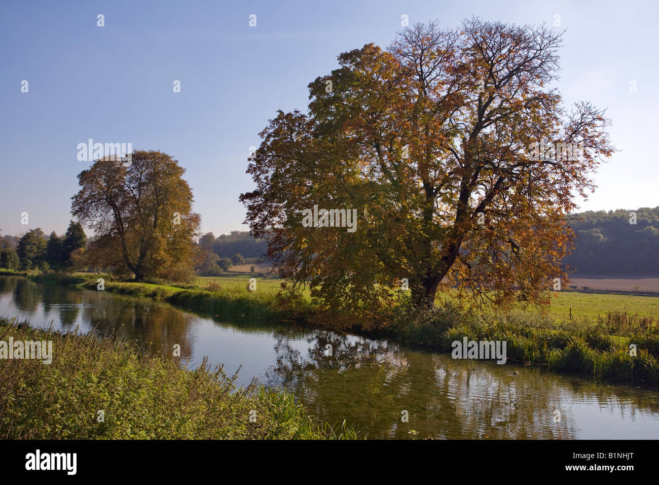 Autumn river morning hi-res stock photography and images - Alamy
