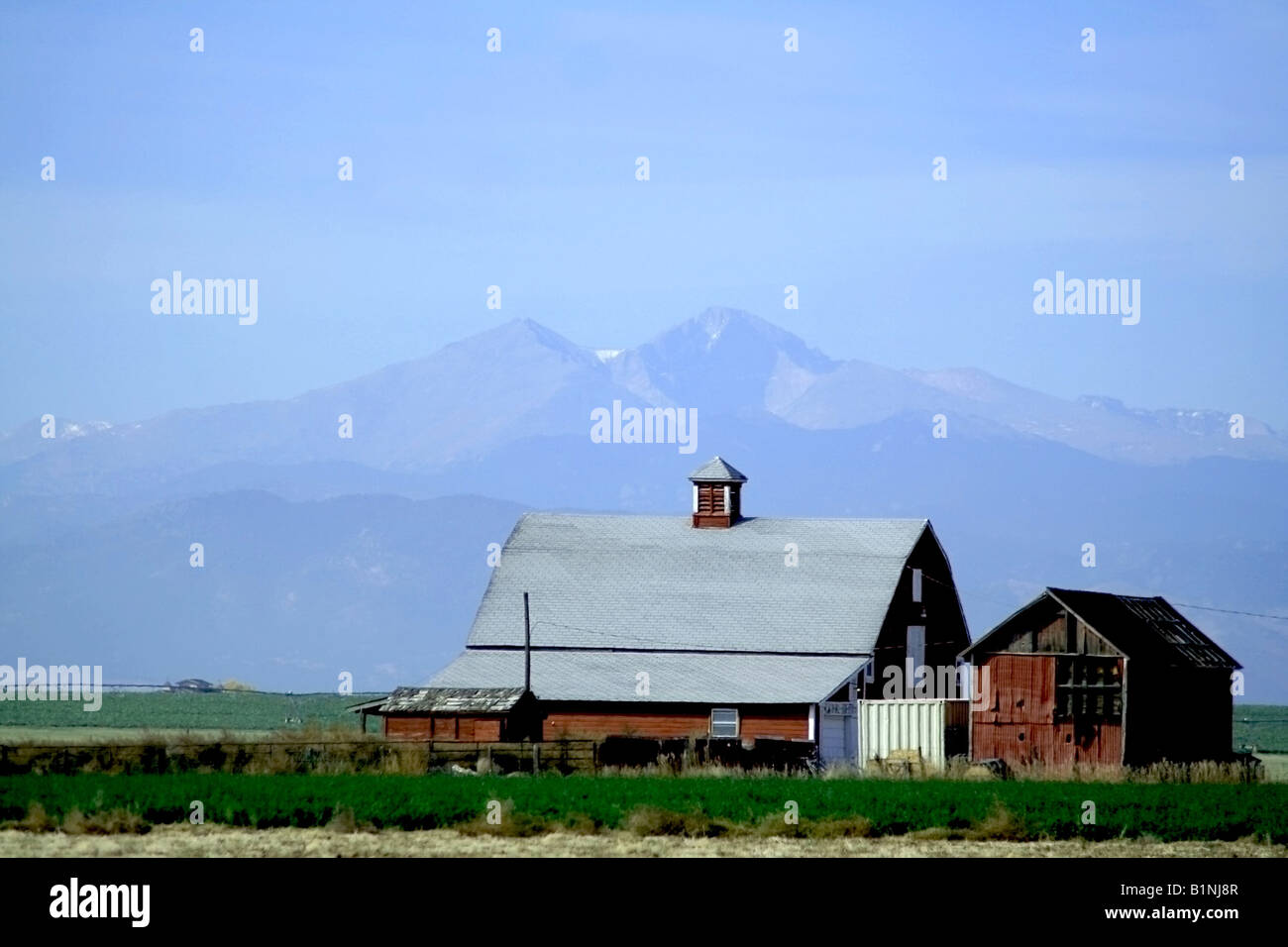 Farmland barn hi-res stock photography and images - Alamy