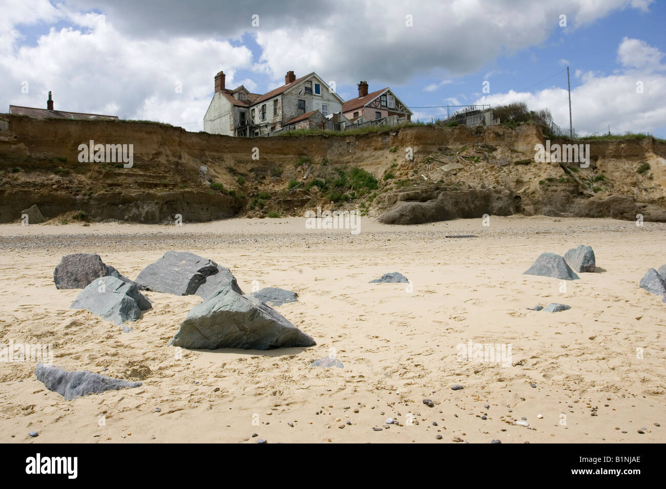 Happisburgh erosion hi-res stock photography and images - Alamy