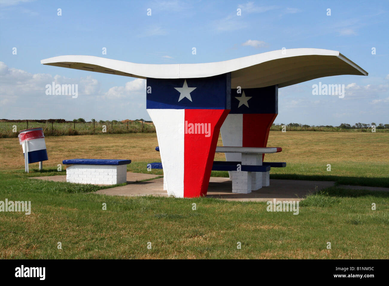 A picnic table at a rest stop in Texas Stock Photo - Alamy