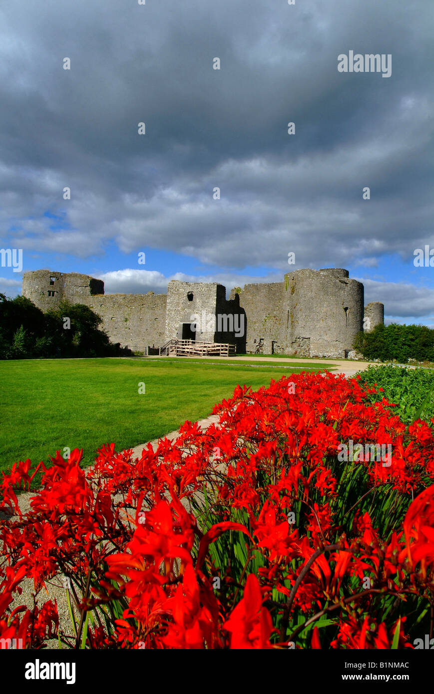Roscommon castle hi-res stock photography and images - Alamy