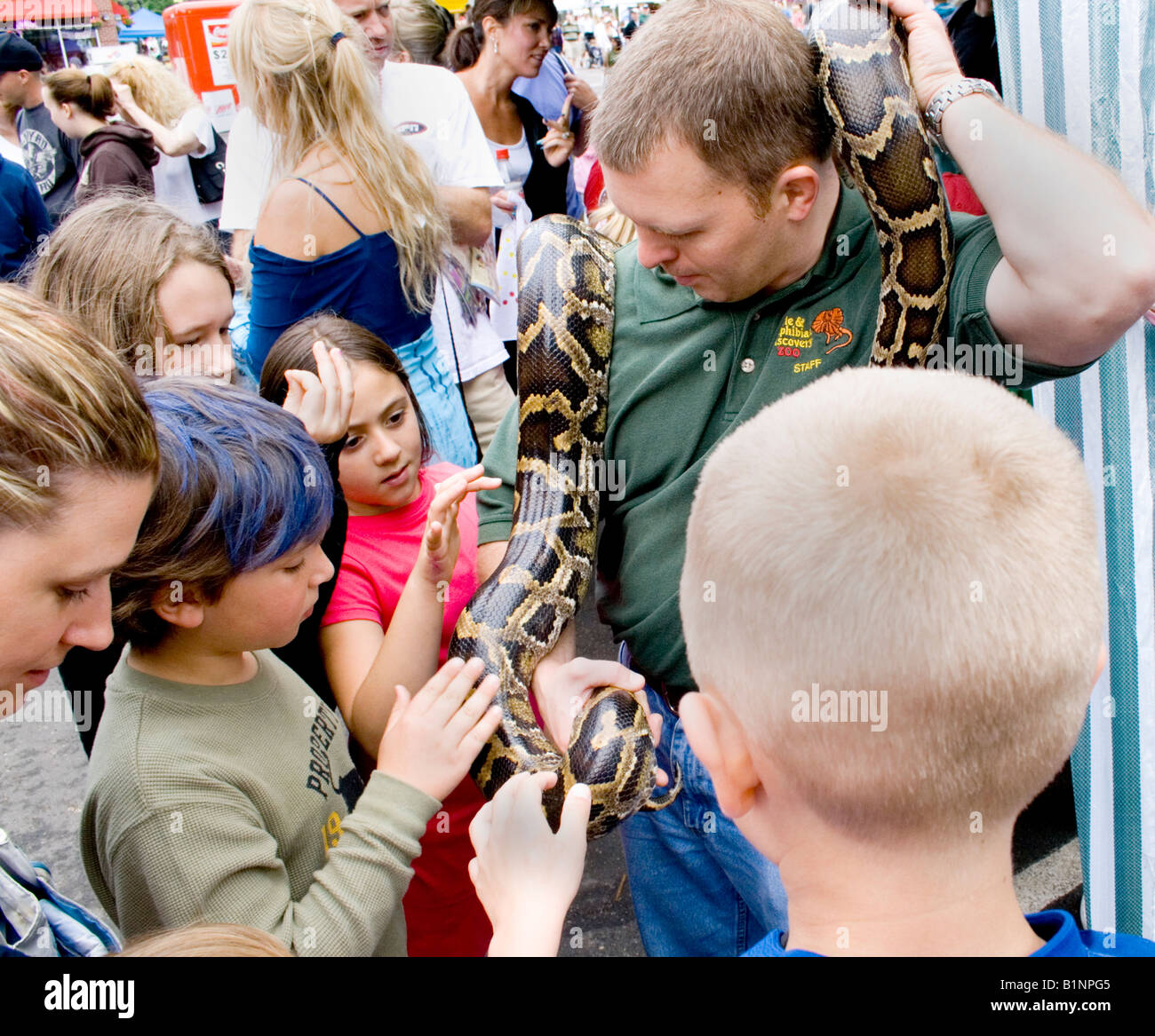 Snake handler zoo hi-res stock photography and images - Alamy
