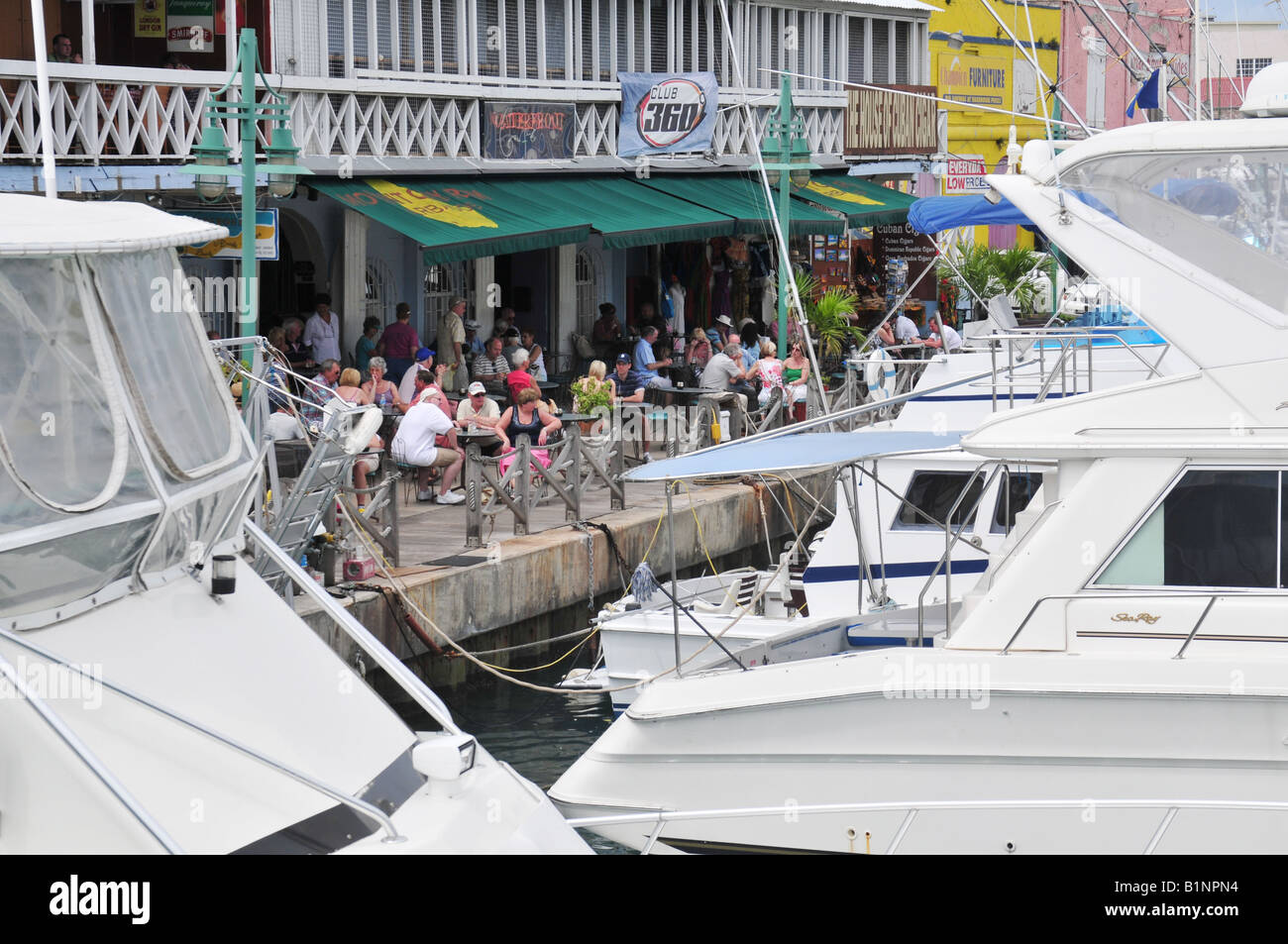 Barbados bridgetown bridge house hi-res stock photography and images ...