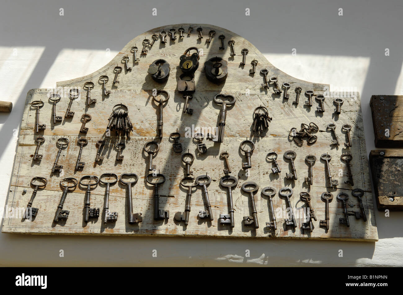 Collection of old keys Stock Photo - Alamy