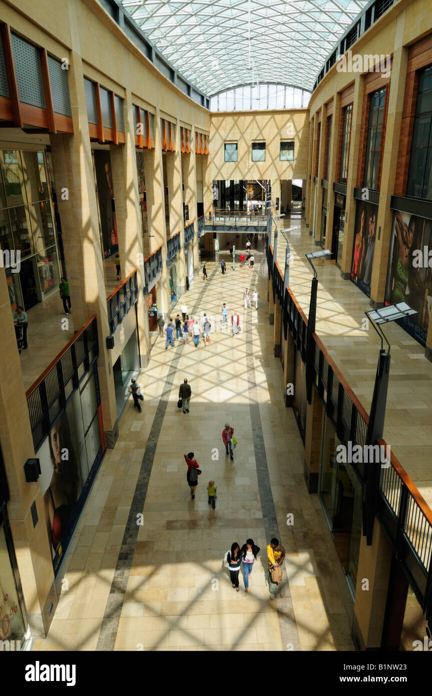 Grand arcade shopping centre hi-res stock photography and images - Alamy