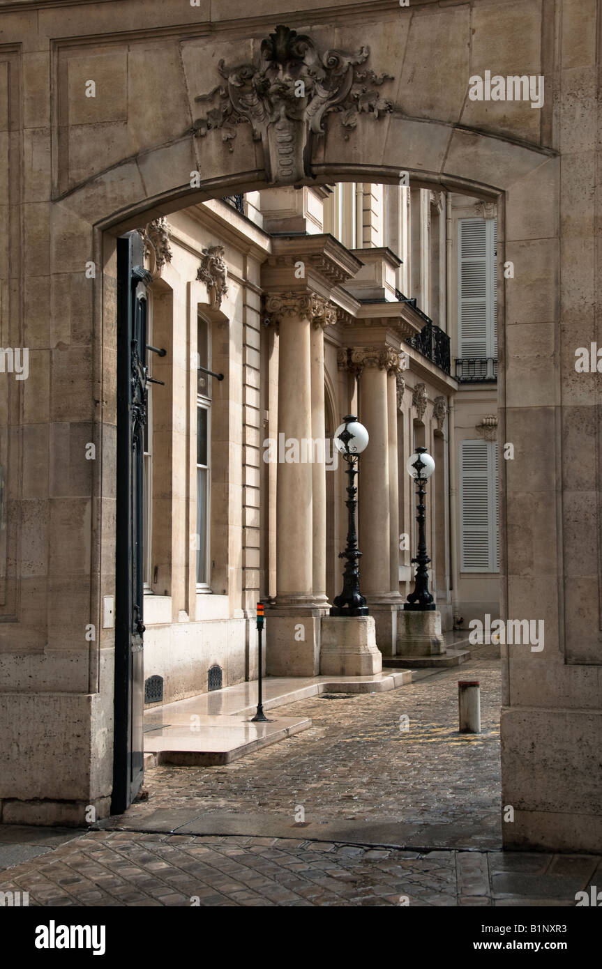 French finance building, Paris Stock Photo - Alamy