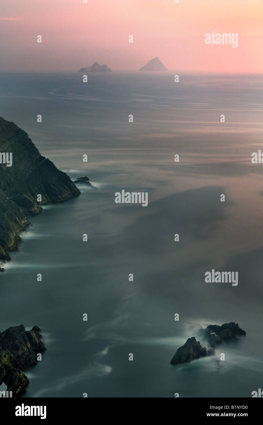Skellig rocks hi-res stock photography and images - Alamy