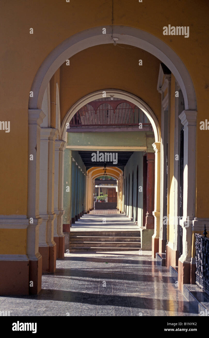 Spanish colonial arcades in Granada, Nicaragua Stock Photo - Alamy