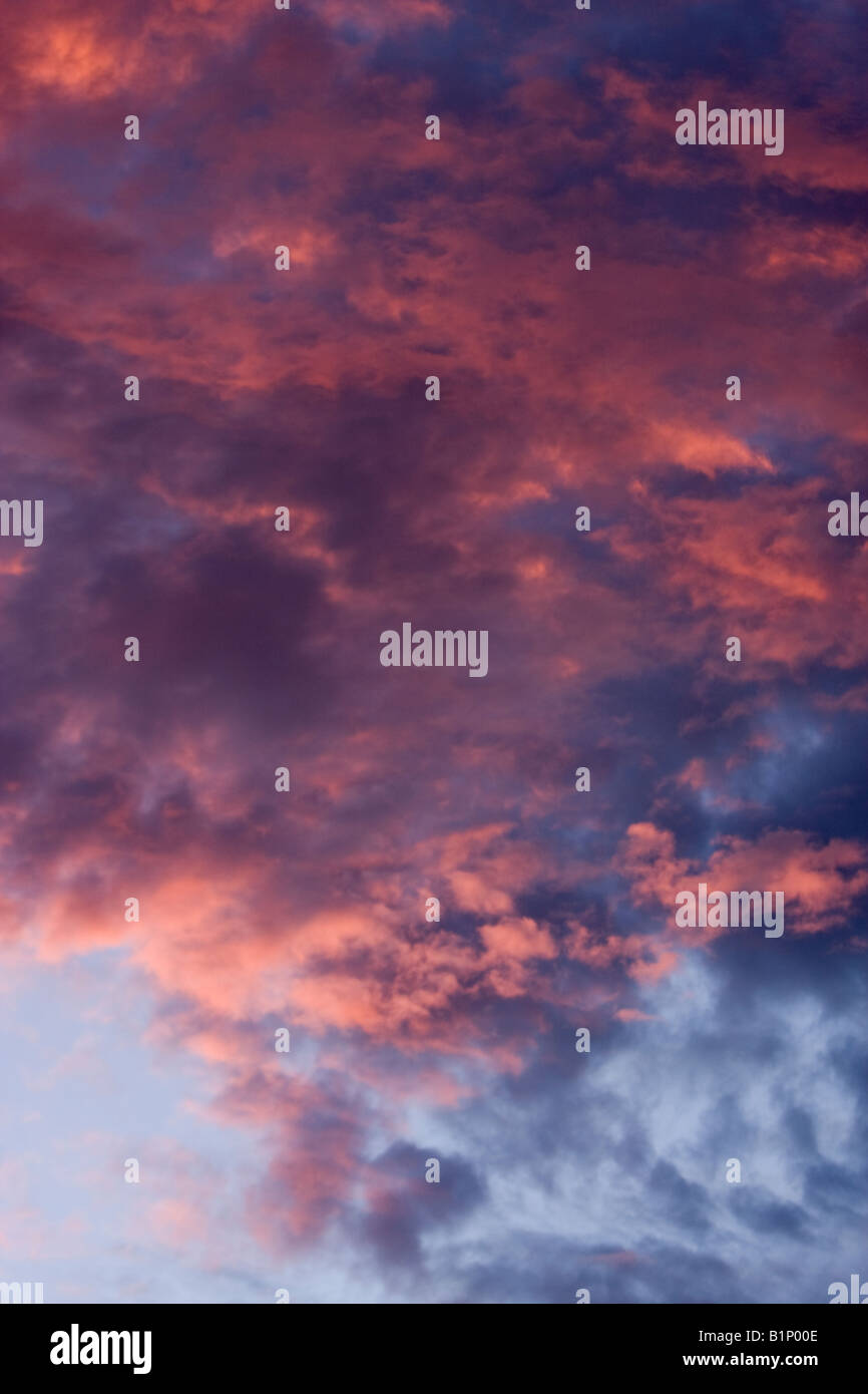 Moody cloud sunset hi-res stock photography and images - Alamy