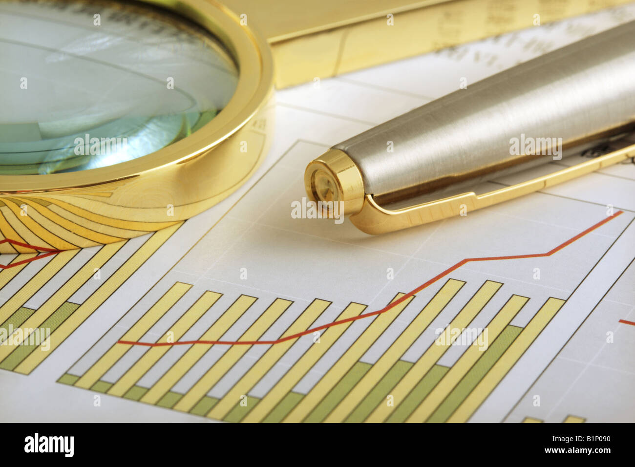 Magnifying glass focusing on bar hi-res stock photography and images ...