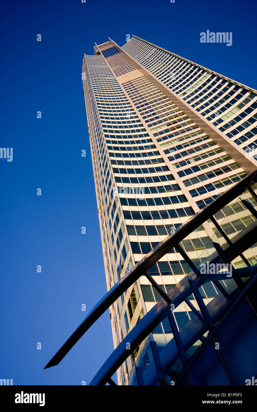Q1 building hi-res stock photography and images - Alamy