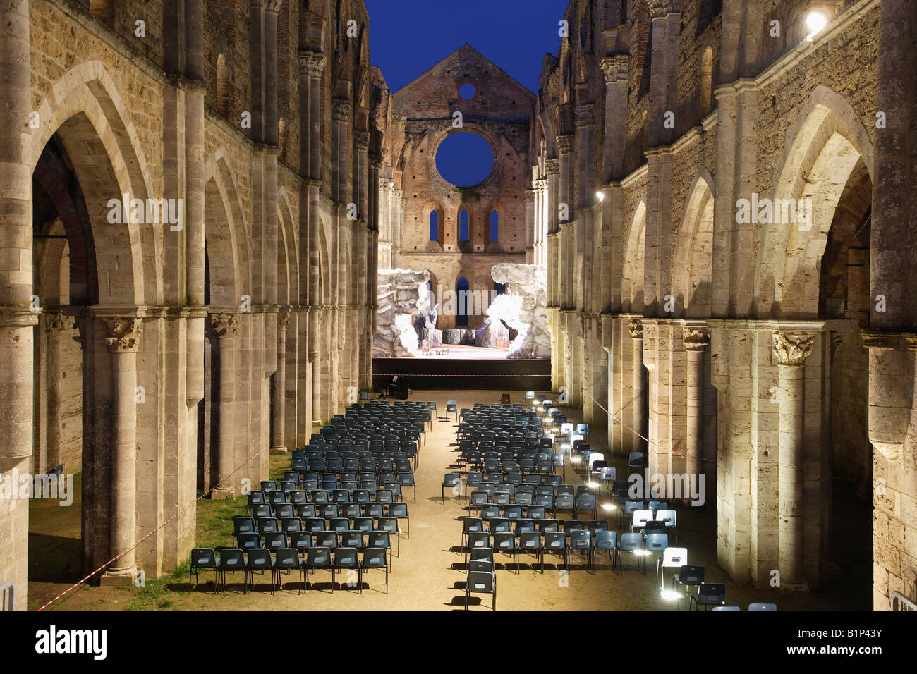 Abbazia san galgano hi-res stock photography and images - Alamy