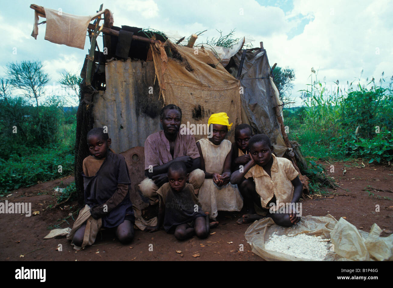 A landless squatter Batwa family in Rwanda Stock Photo - Alamy