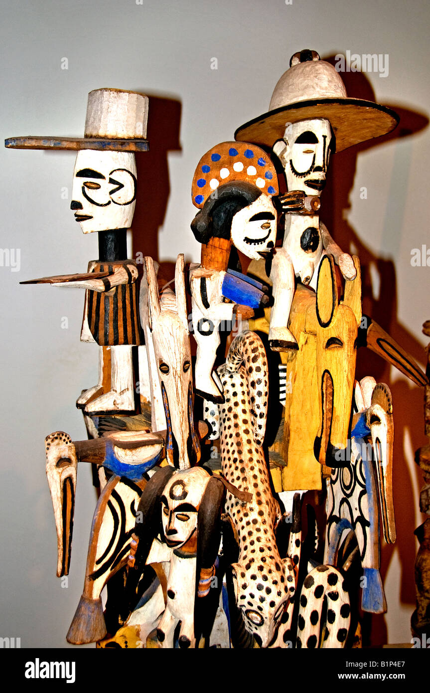 Sculpture power horsemen military isignia rifles beats public display ...