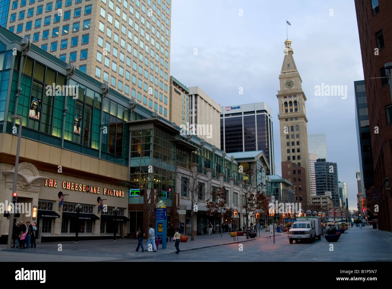 Downtown Denver Colorado and the 16th street mall Stock Photo - Alamy