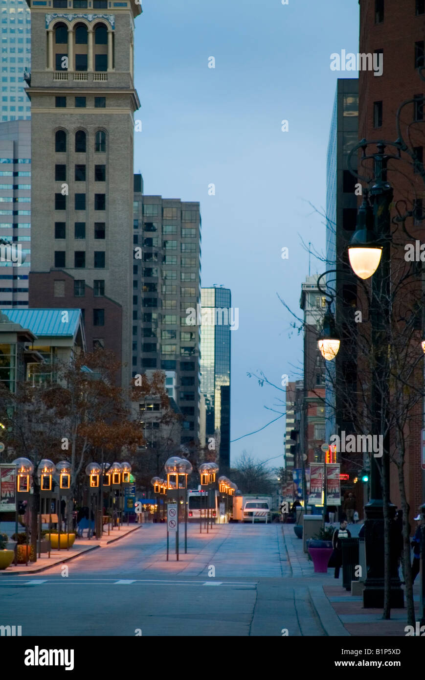 Downtown Denver Colorado and the 16th street mall Stock Photo - Alamy