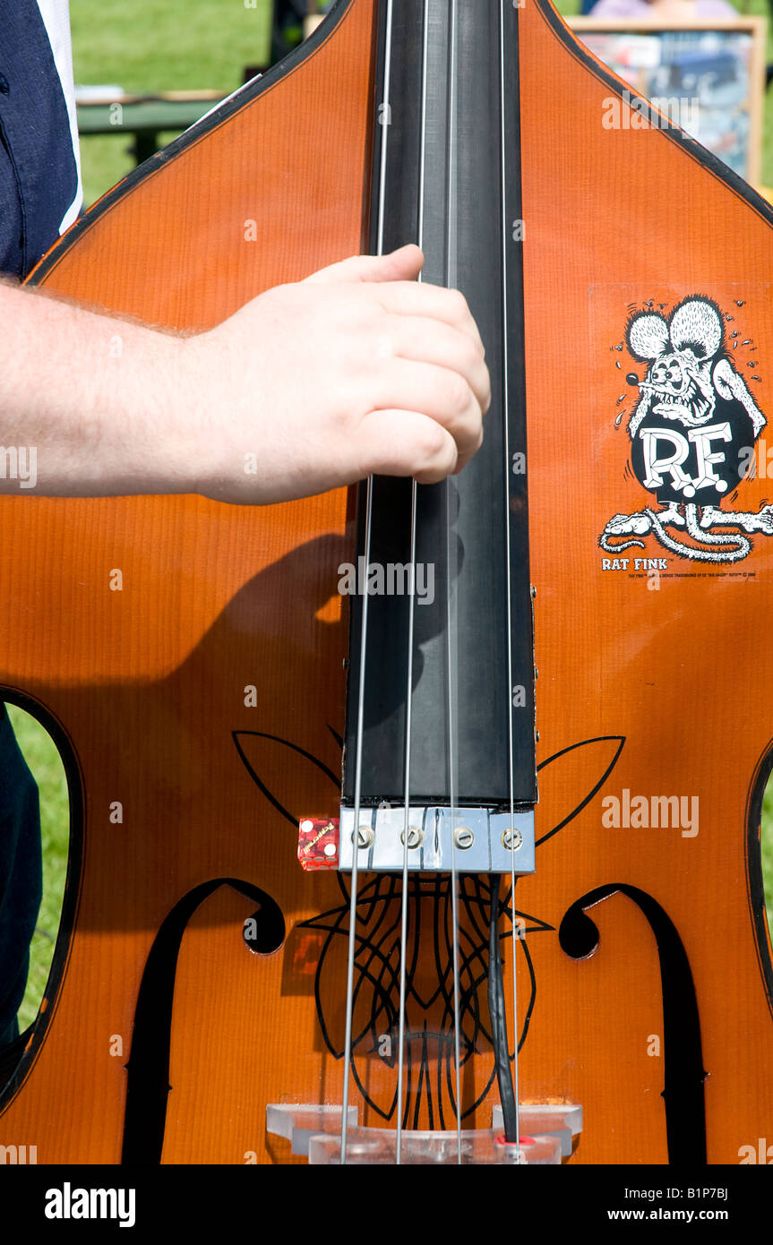 Playing double bass hi-res stock photography and images - Alamy