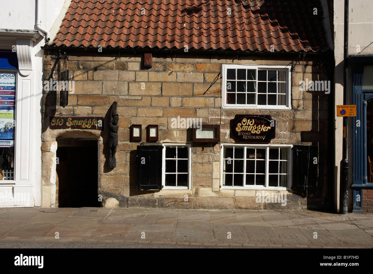 WHITBY PUB PUBLIC HOUSE INN RESTAURANT OLD SMUGGLE SMUGGLER BAXTERGATE ...