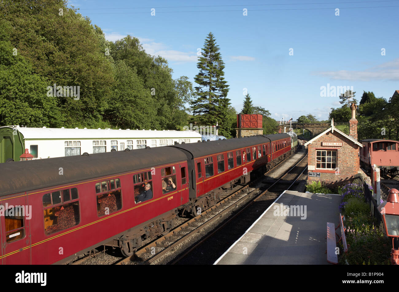 Goathland railway station hi-res stock photography and images - Alamy