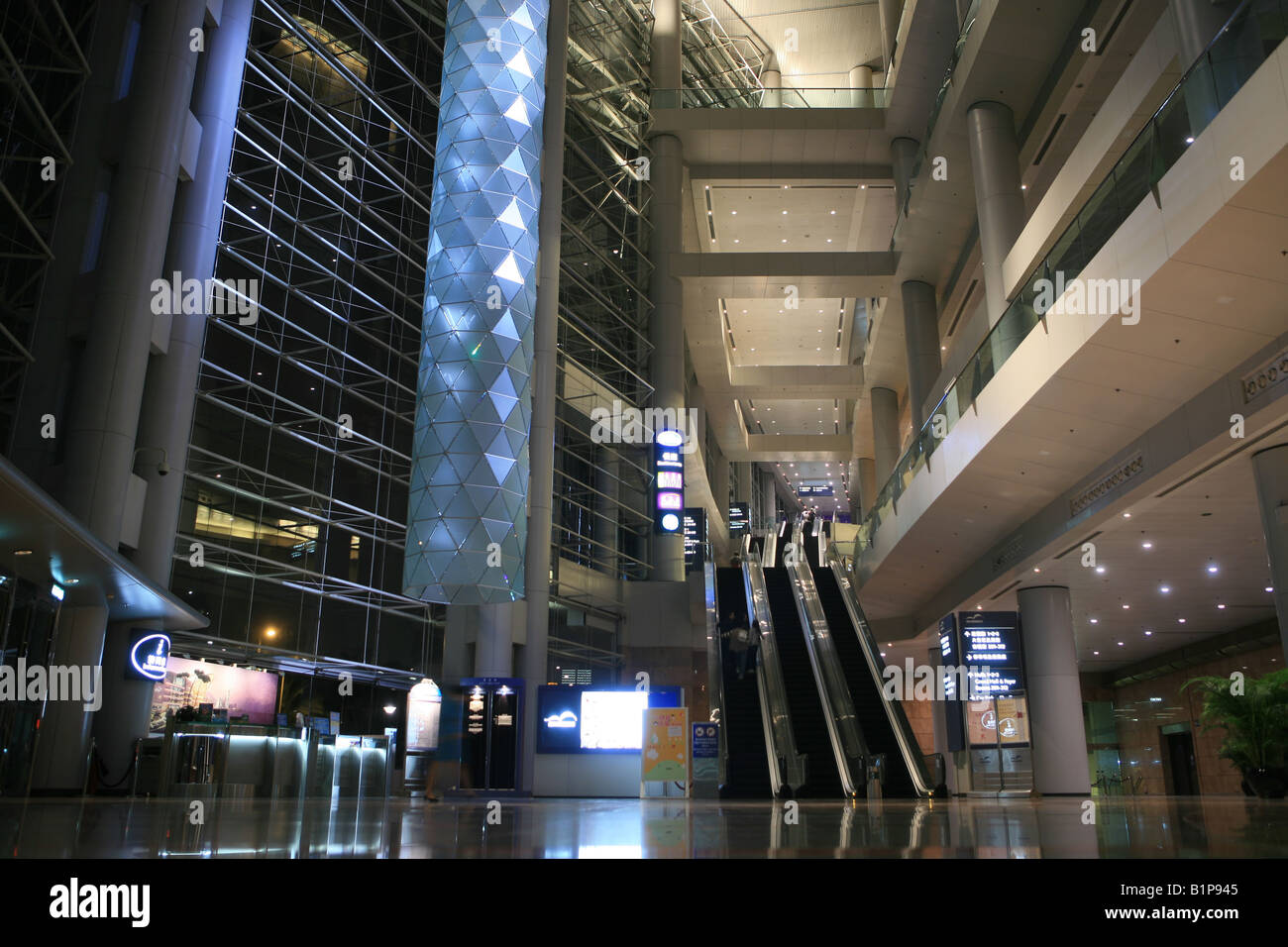 The foyer and escalators of the Hong Kong convention and exhibition ...