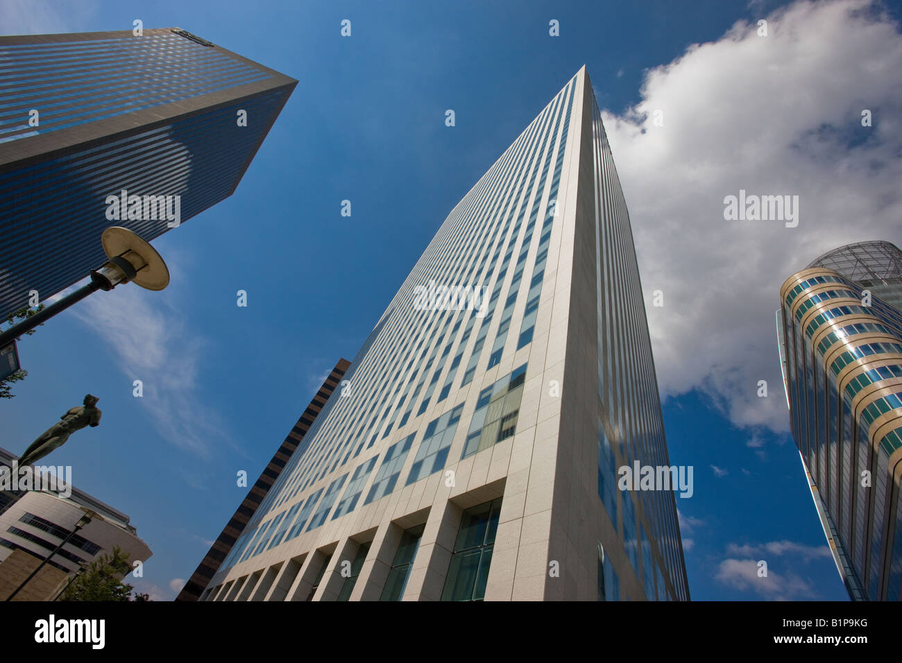 Modern office buildings paris hi-res stock photography and images - Alamy