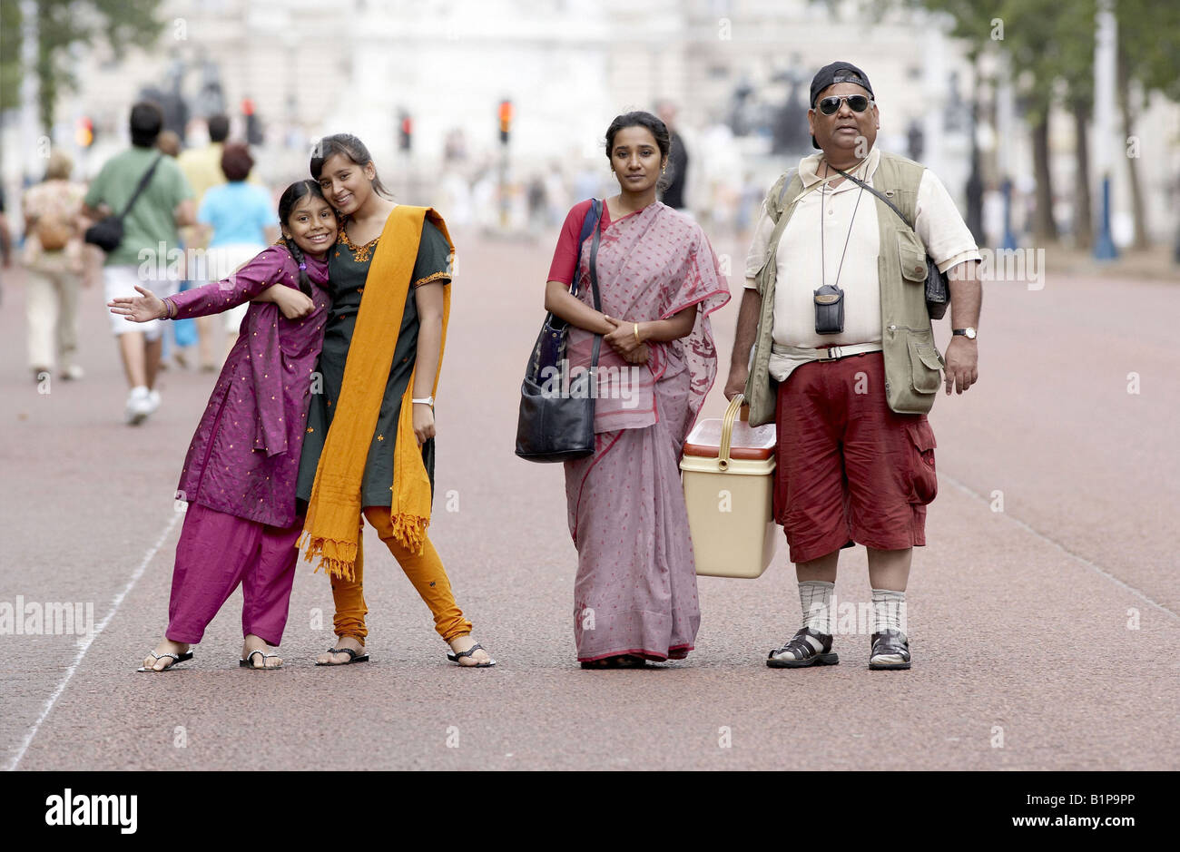 Brick Lane 2008 director Sarah Gavron Tannishtha Chatterjee Stock Photo ...