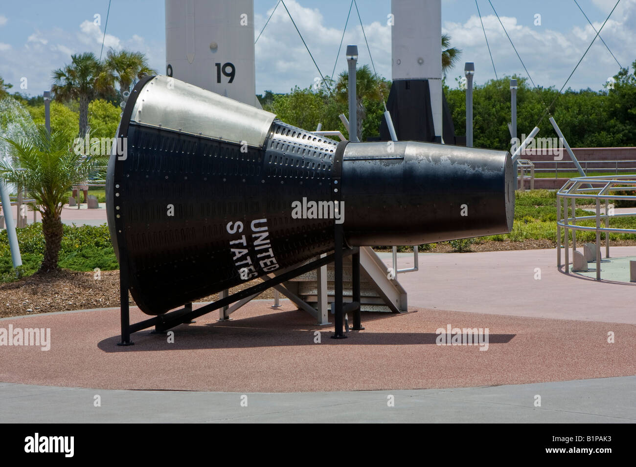 Rocket capsule hi-res stock photography and images - Alamy