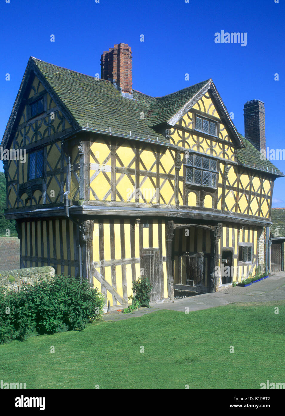 English jacobean architecture hi-res stock photography and images - Alamy
