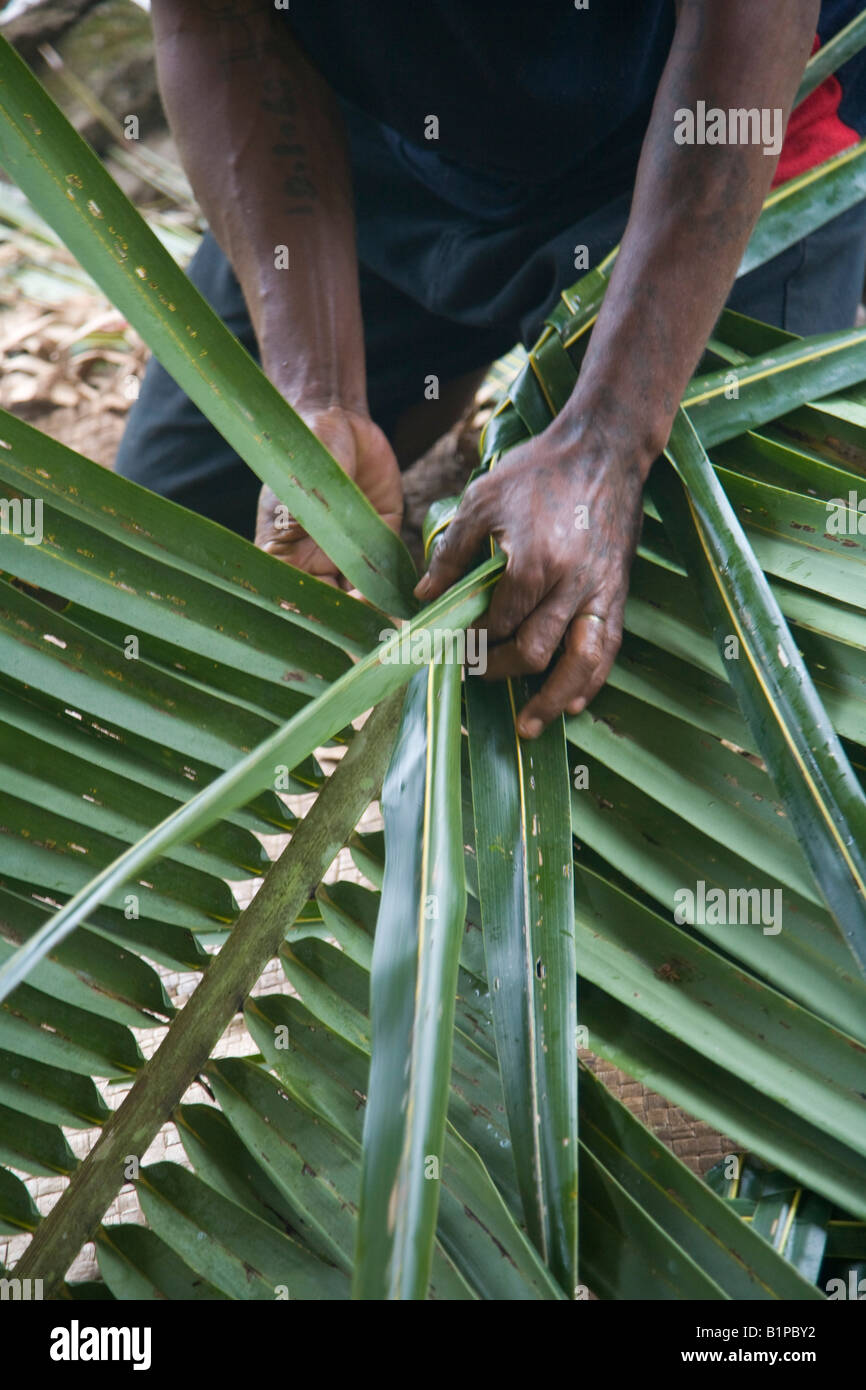 Weaving Vuniuto Village Taveuni Fiji Stock Photo - Alamy