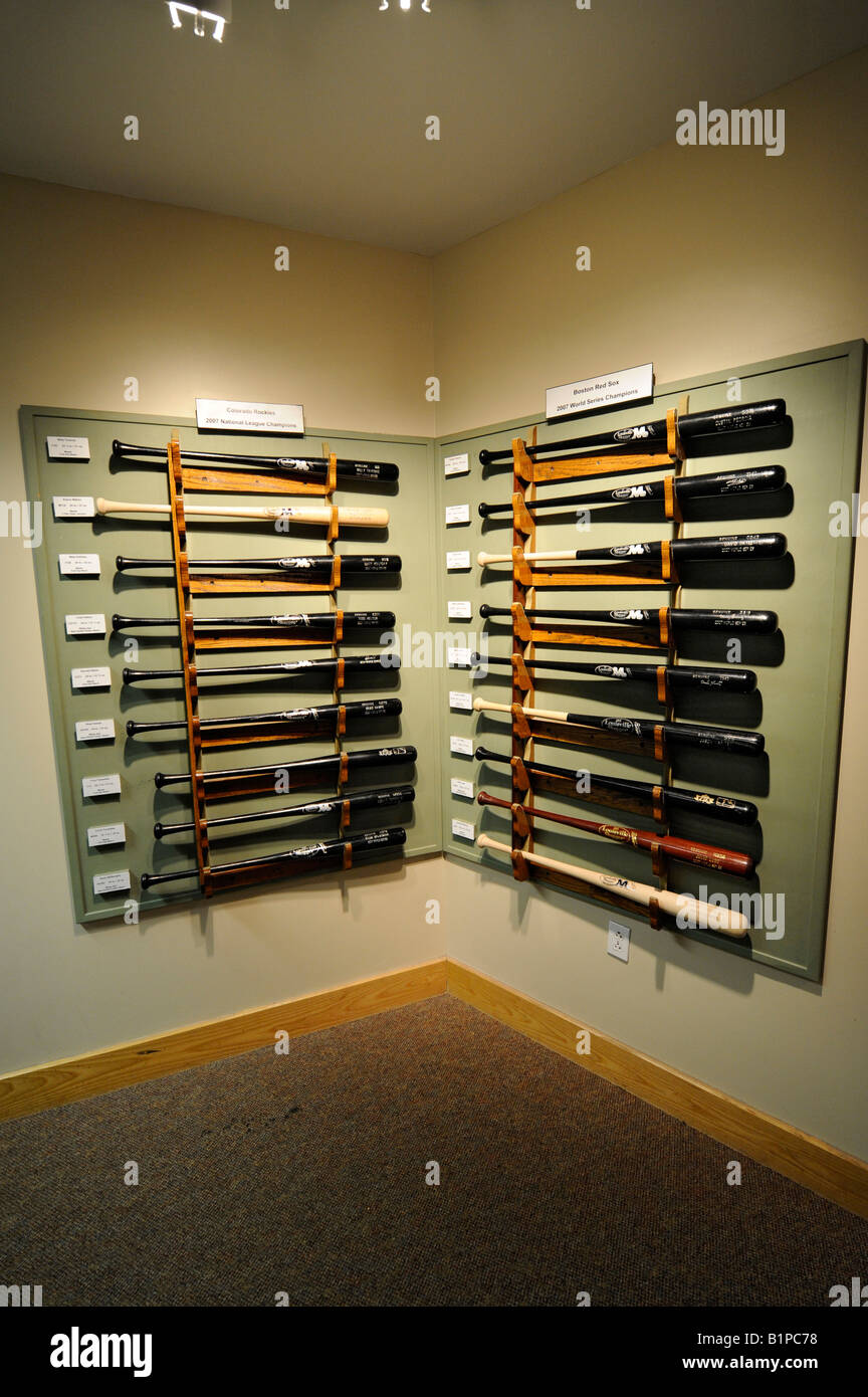 Louisville Slugger Baseball factory and Hillerich Bradsby museum at ...