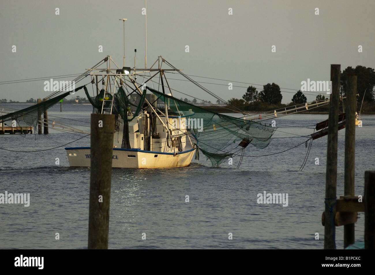 Shrimping industry hi-res stock photography and images - Alamy