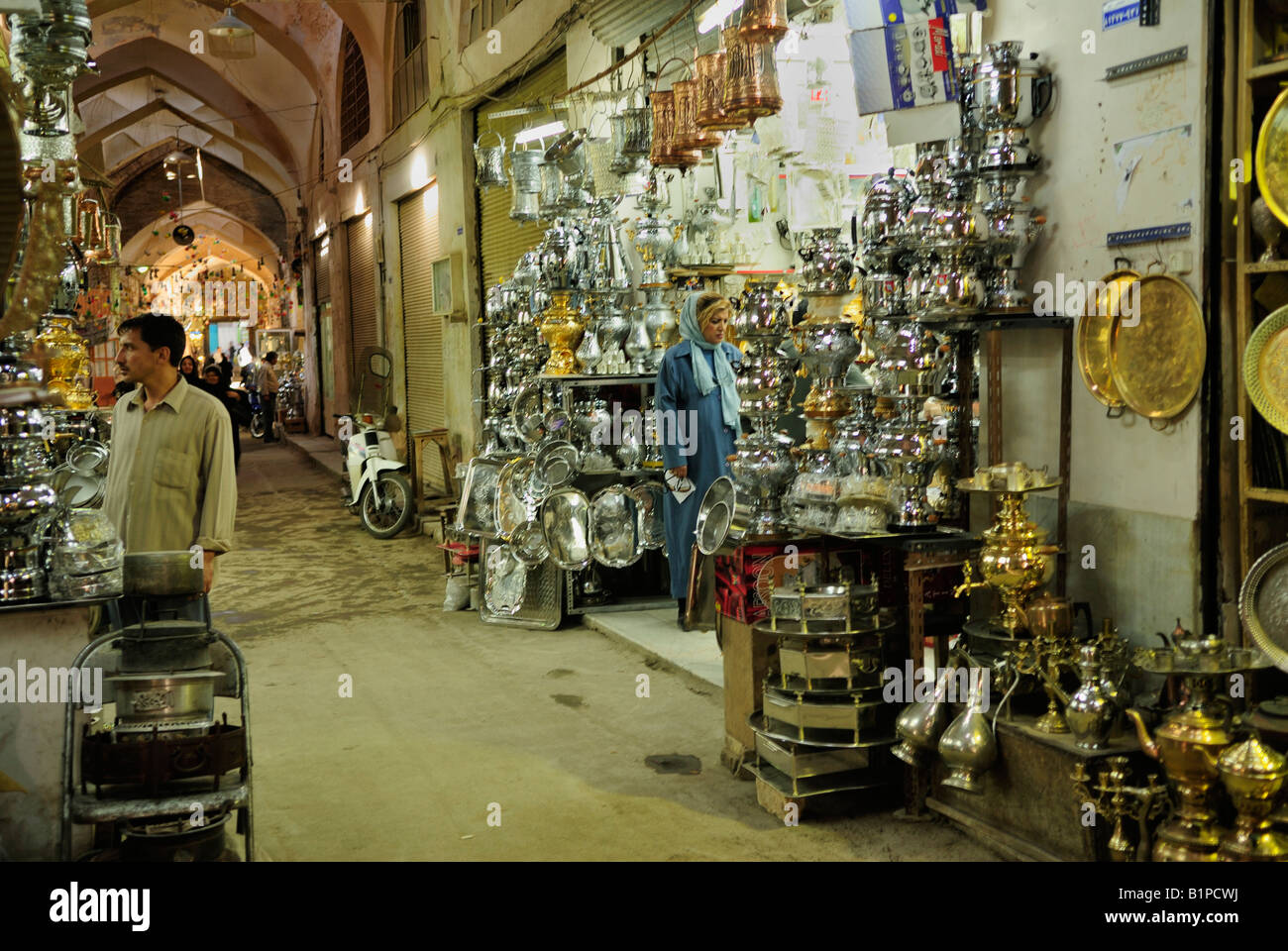 Handicrafts Shops in the sprawling Bazar e Bozorg (Great Bazaar ...