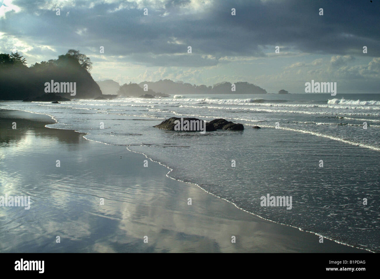 Playa dominical hi-res stock photography and images - Alamy