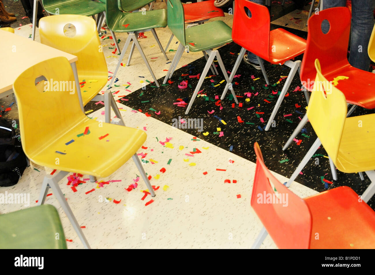 scattered chairs in school canteen Stock Photo - Alamy