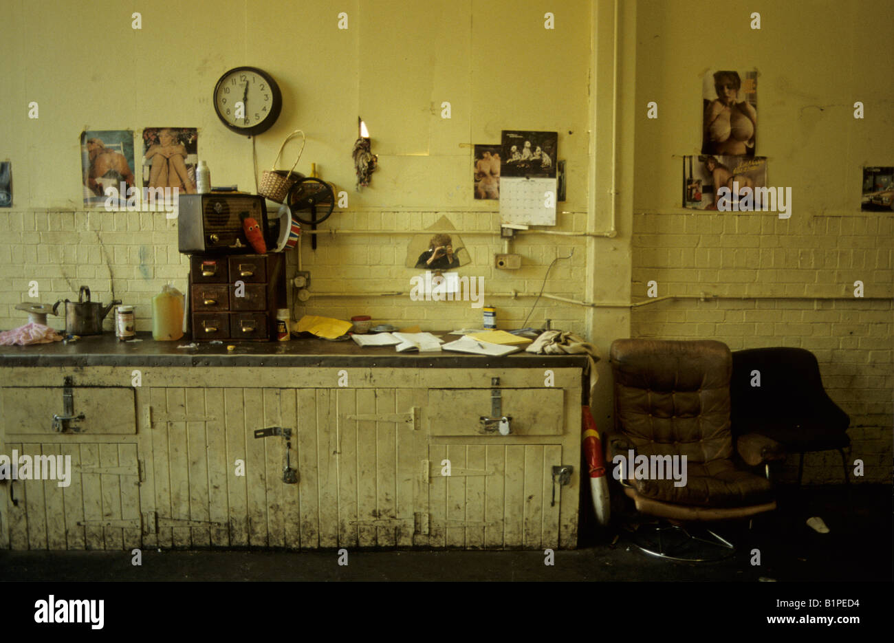 Desk Area of Garage Workshop Stock Photo - Alamy
