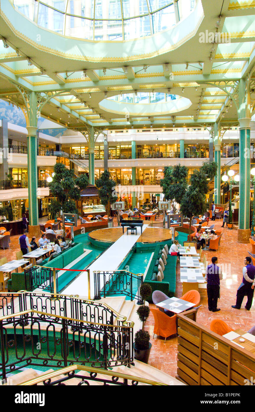 The interior First Residence shopping mall at the Four Seasons Nile ...
