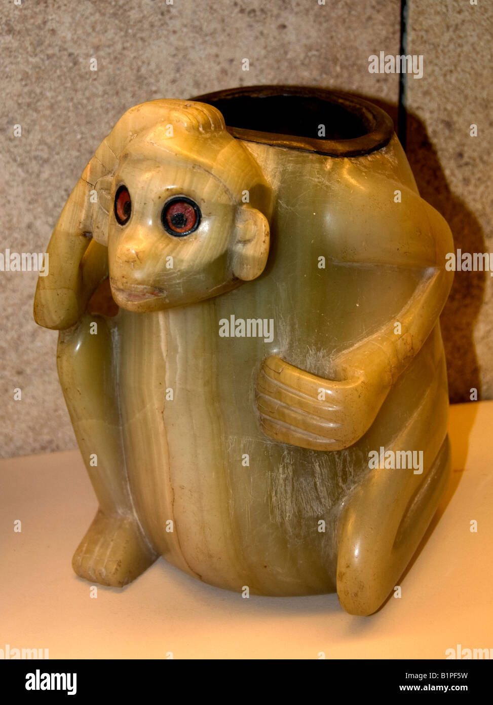 stone vessel monkey spider howler capuchin isla de Sacrificios AD 900 ...