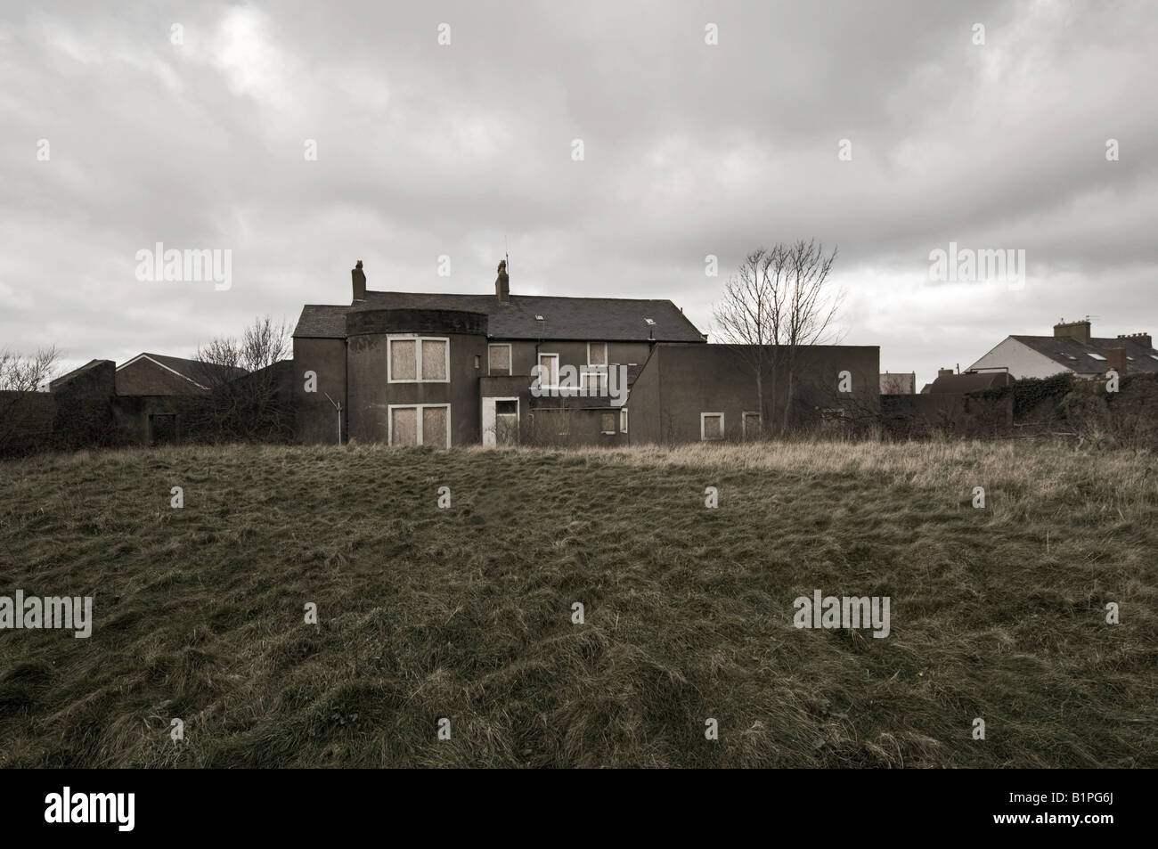 Disused house hi-res stock photography and images - Alamy