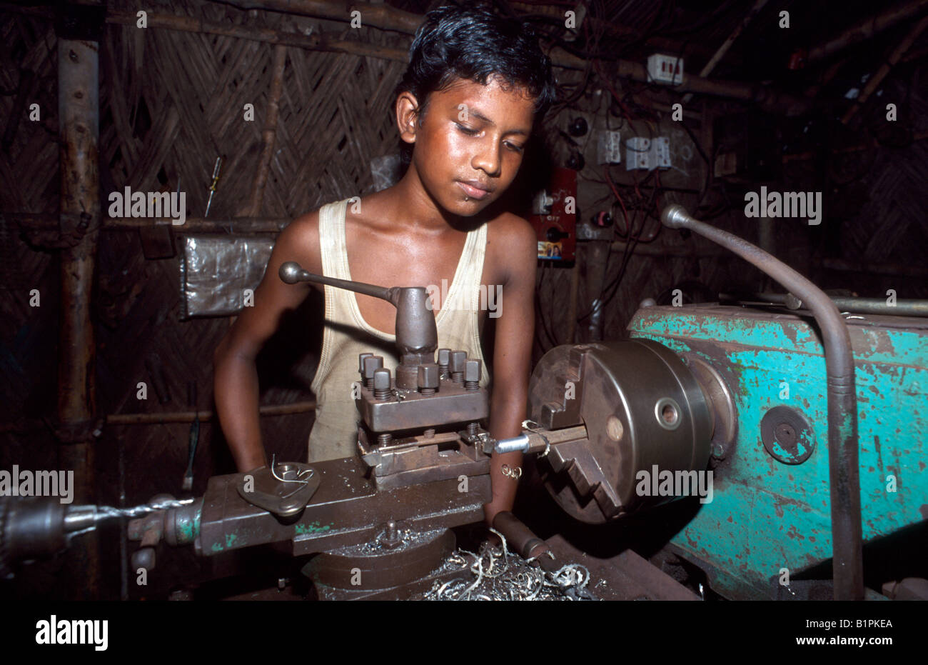 Child labor factory hi-res stock photography and images - Alamy