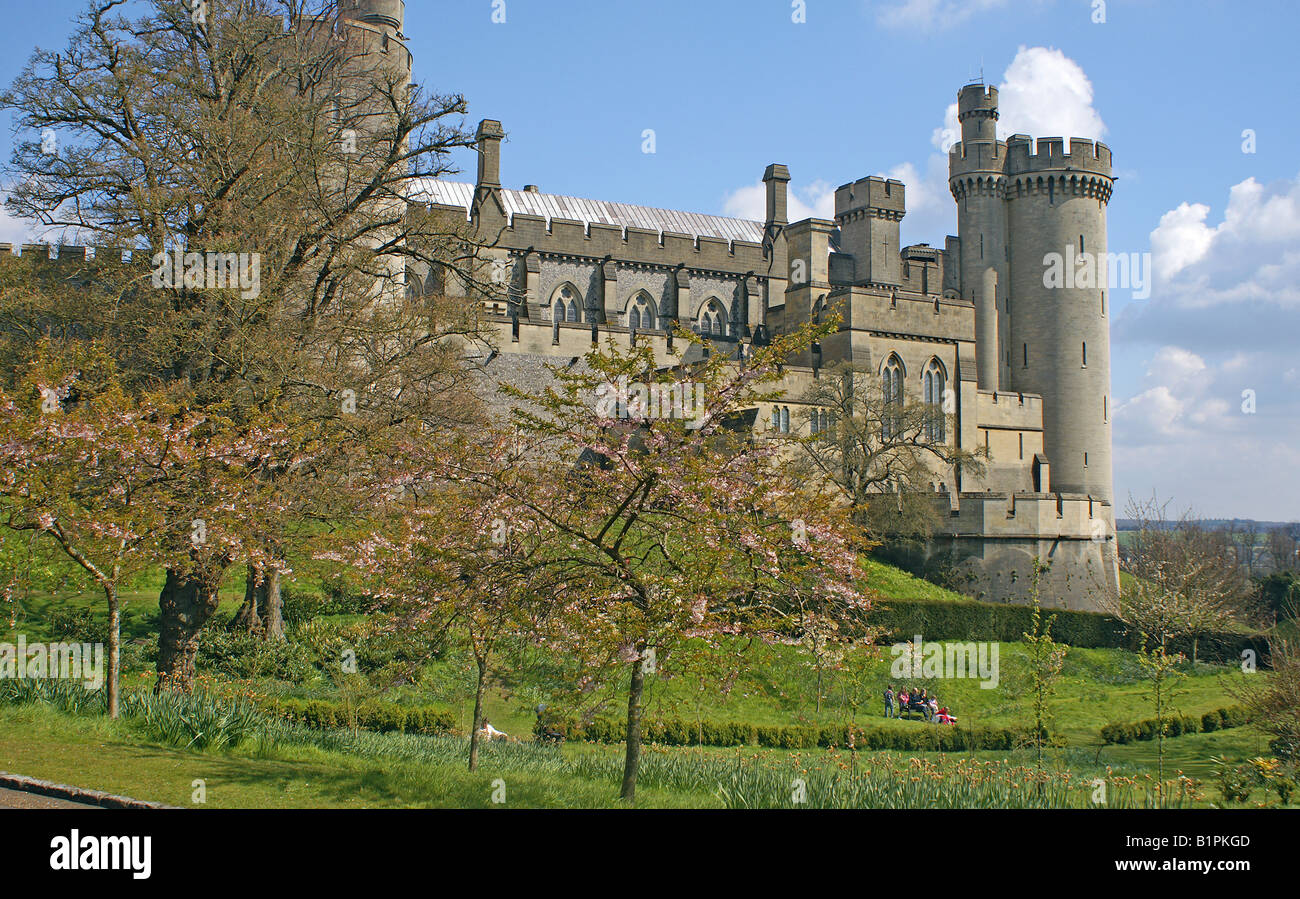 The West Wing and Twin Towers of Arundel Castle in West Sussex Stock ...