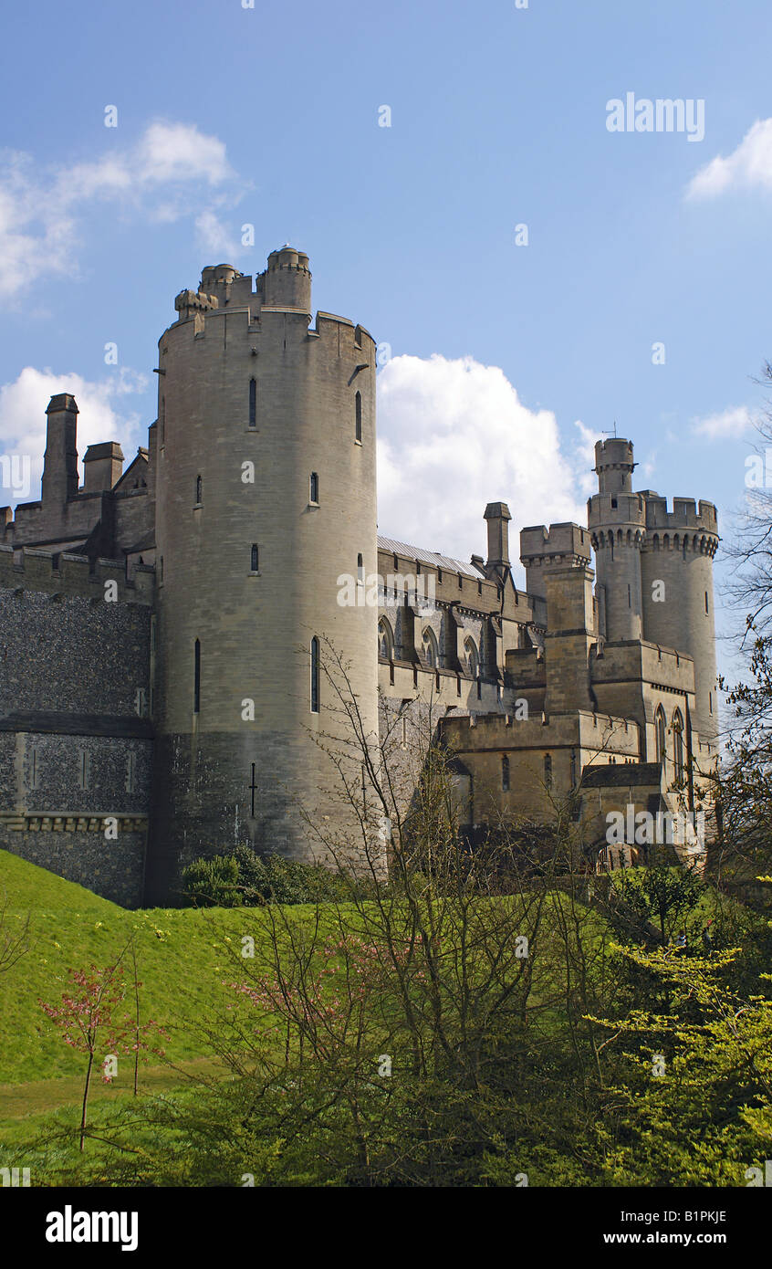 The West Wing and Twin Towers of Arundel Castle in West Sussex Stock ...