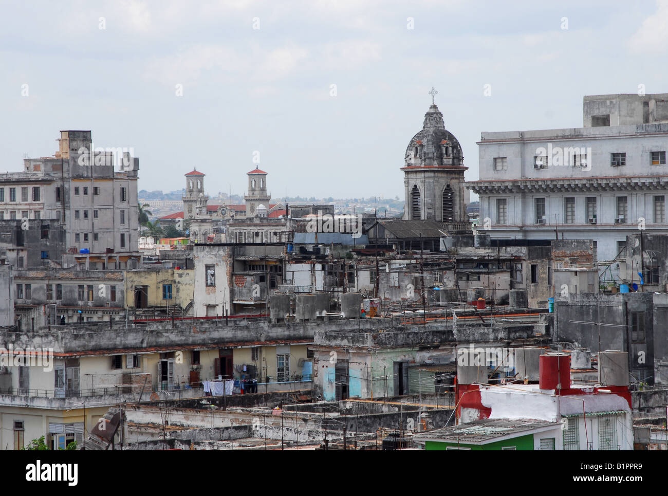 Faded grandeur havana hi-res stock photography and images - Alamy