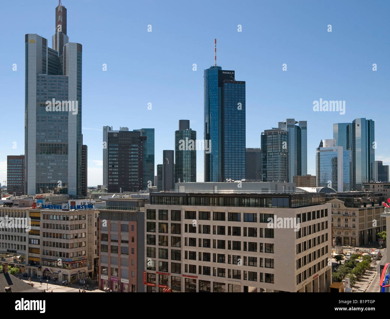 Frankfurt zeil hi-res stock photography and images - Alamy