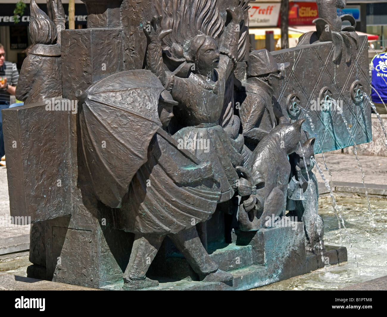 Fairy tale fountain in frankfurt hi-res stock photography and images ...