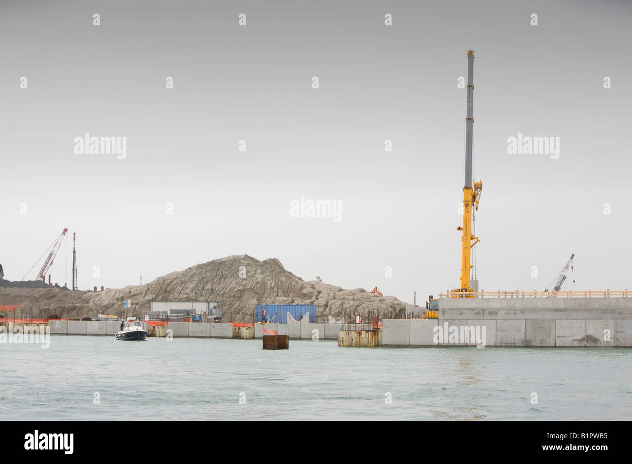 Engineering works part of the MOSE project Venice is on the front line ...