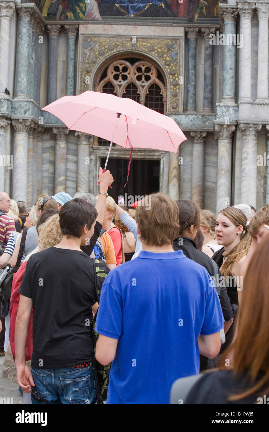 Tour guide umbrella hi-res stock photography and images - Alamy